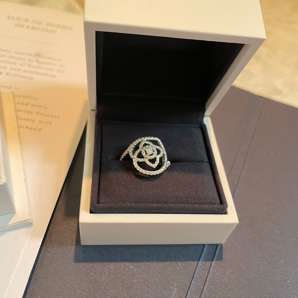 De Beers | Jewelry | Authentic De Beer Enchanted Lotus Platinum Diamond ...